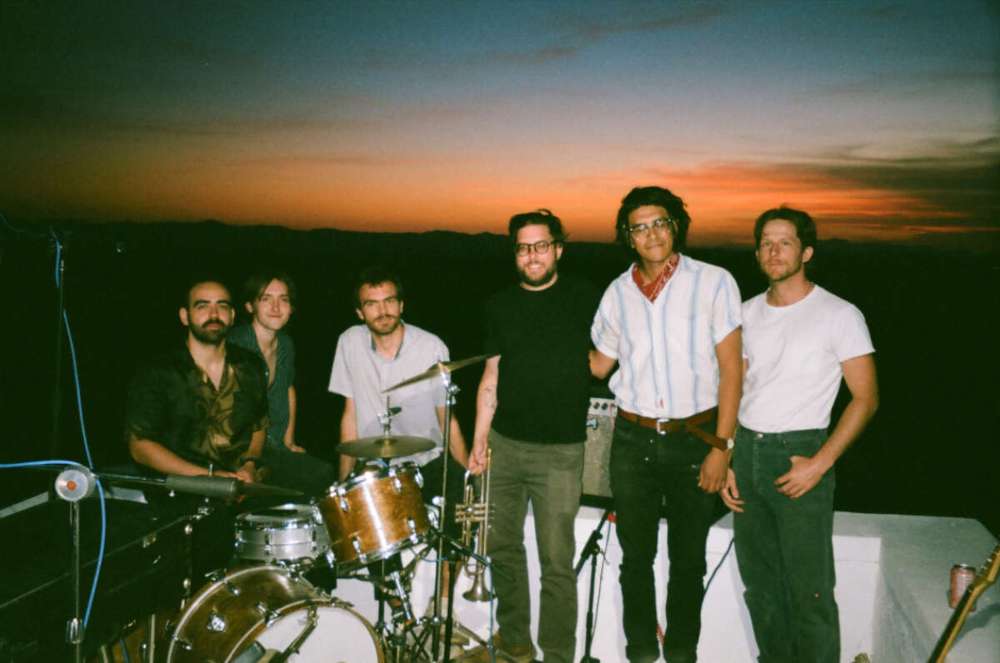 Herbert Walker presenta el sencillo «50/50» (EE.UU.) – R+