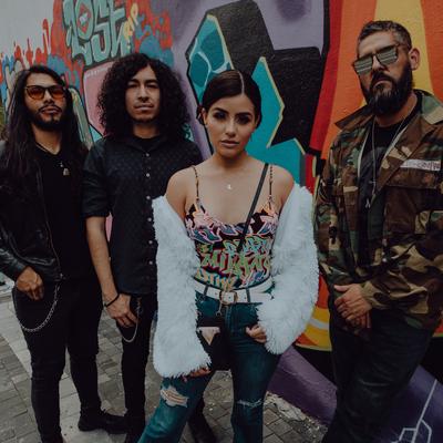 FEM presenta el sencillo «MÁS» (México) – R+