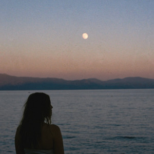 Madeline Megery presenta el sencillo «Indigo» – R+